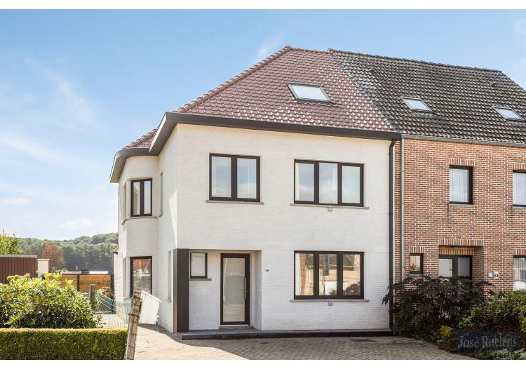 José Ruelens Immobiliën - Linden, Woning - Energiezuinige ruime woning met 4 slaapkamers en tuin.